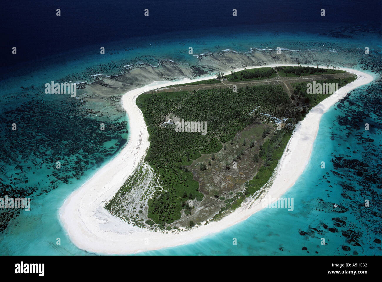 Aerial bird island seychelles hi-res stock photography and images - Alamy