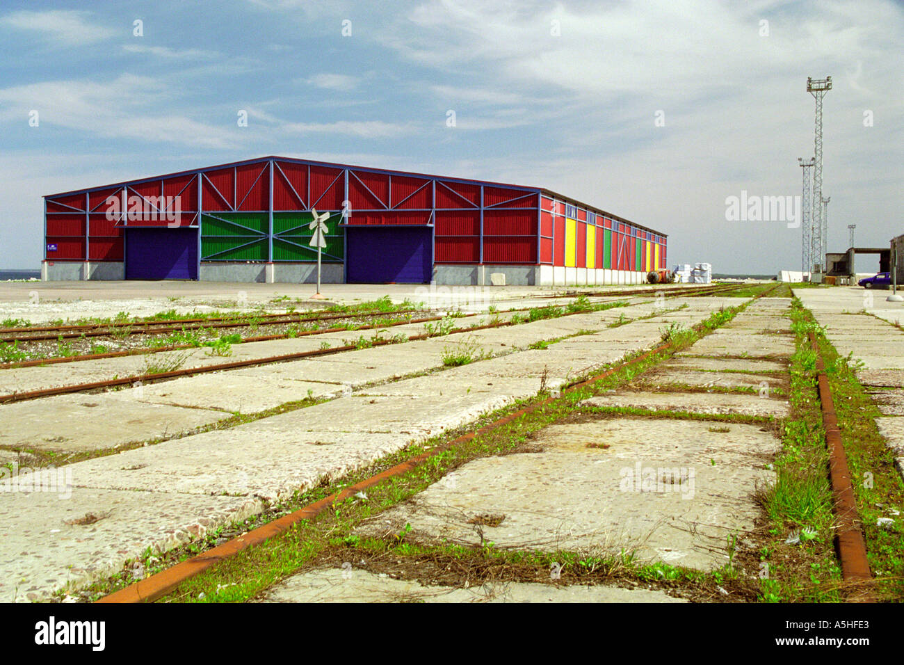 Railway warehouse hi-res stock photography and images - Alamy