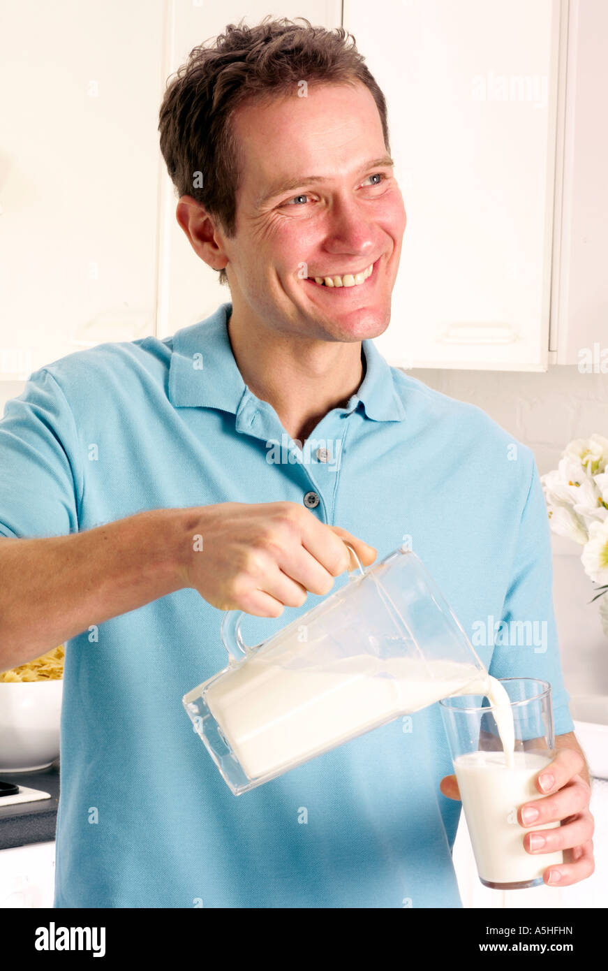 Indoor kitchen milk pour hi-res stock photography and images - Alamy