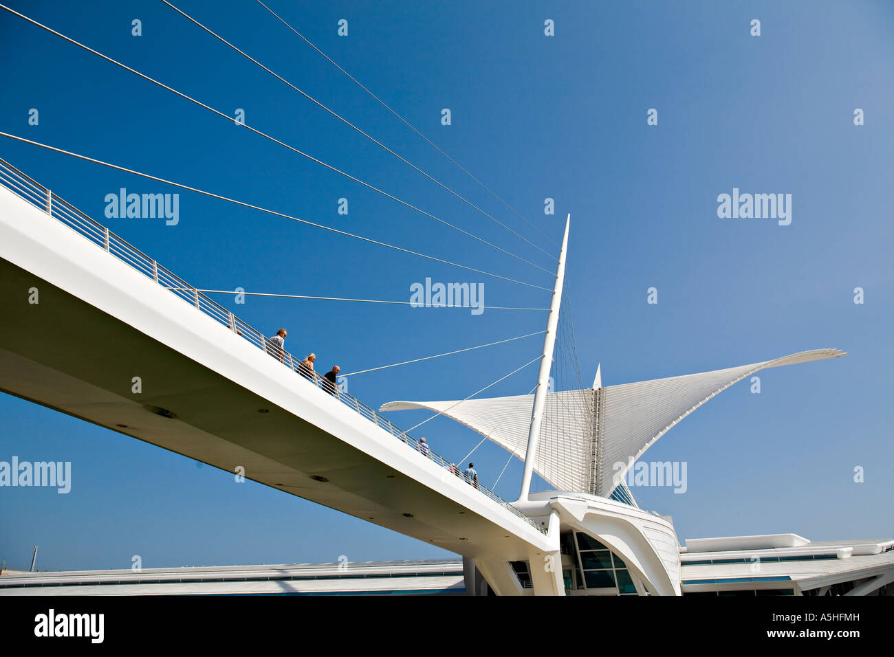 WISCONSIN Milwaukee Brise Soleil open Art museum designed by Santiago ...