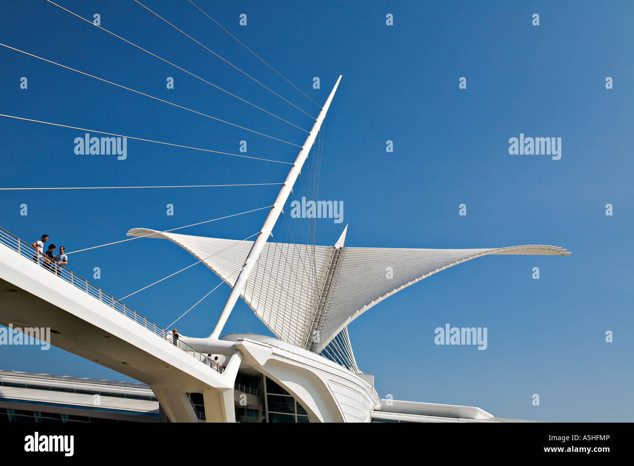 WISCONSIN Milwaukee Art museum designed by Santiago Calatrava Brise ...
