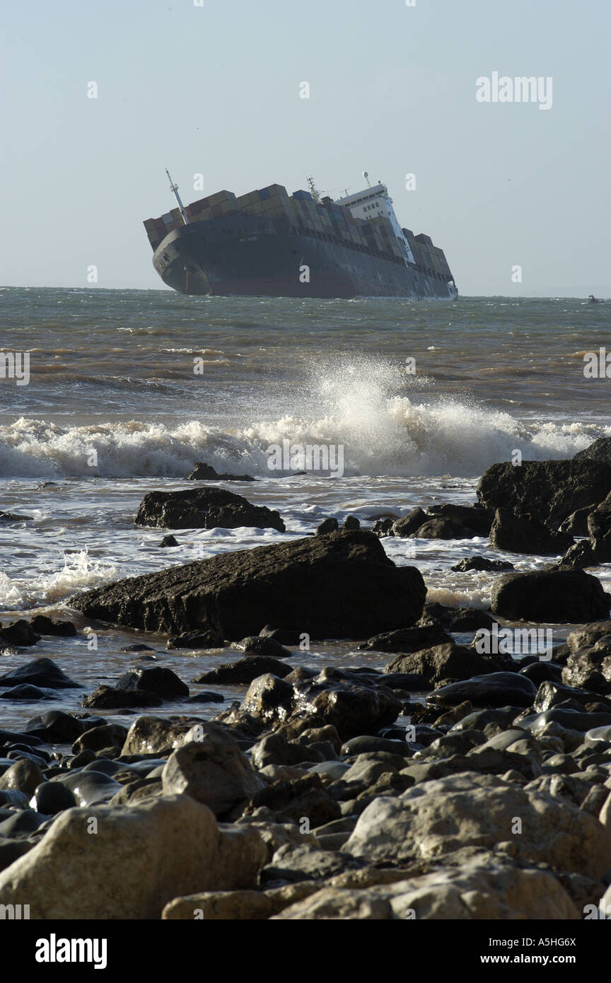 Containers falling off ship hi-res stock photography and images - Alamy