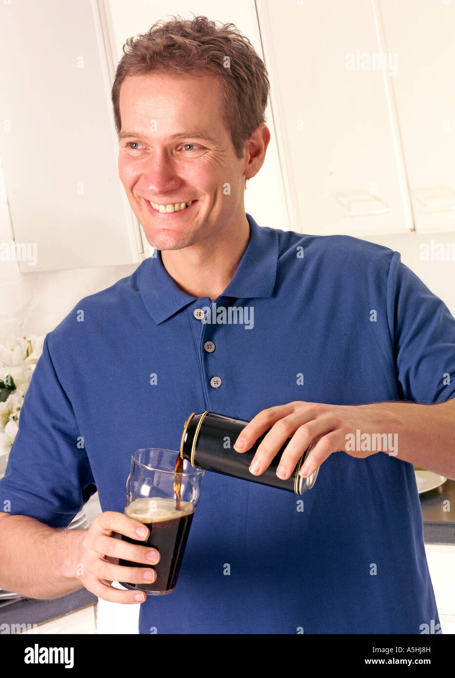 MAN DRINK BEER Stock Photo - Alamy