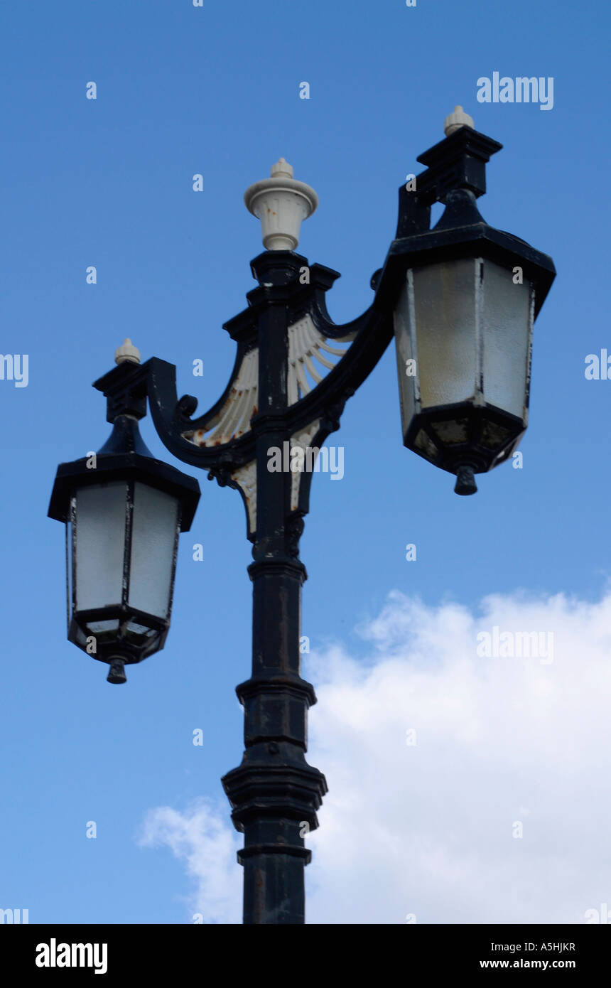 Lamppost lighting hi-res stock photography and images - Alamy