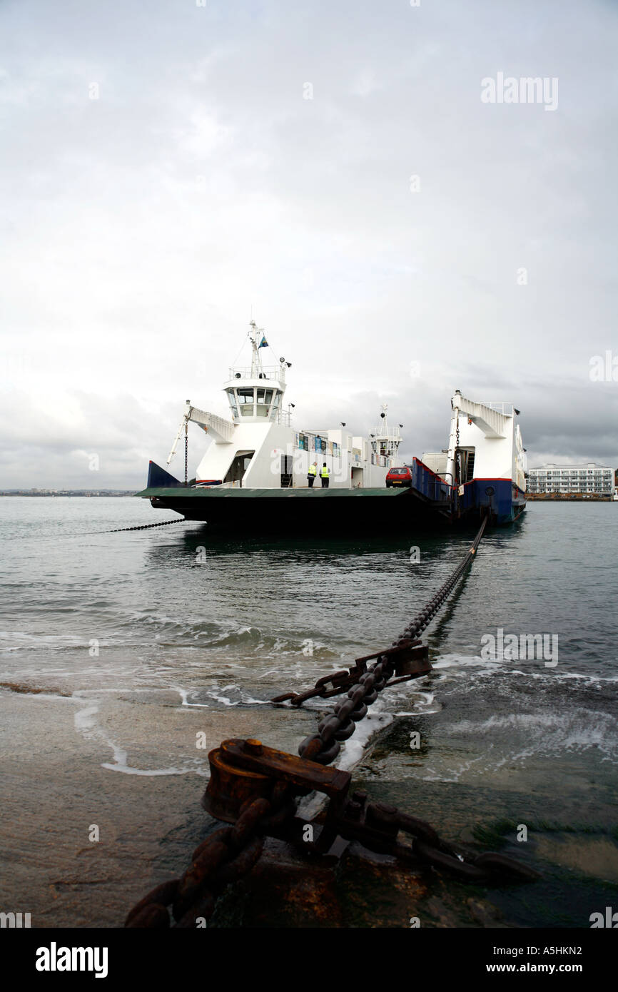 Chain ferry poole hi-res stock photography and images - Alamy