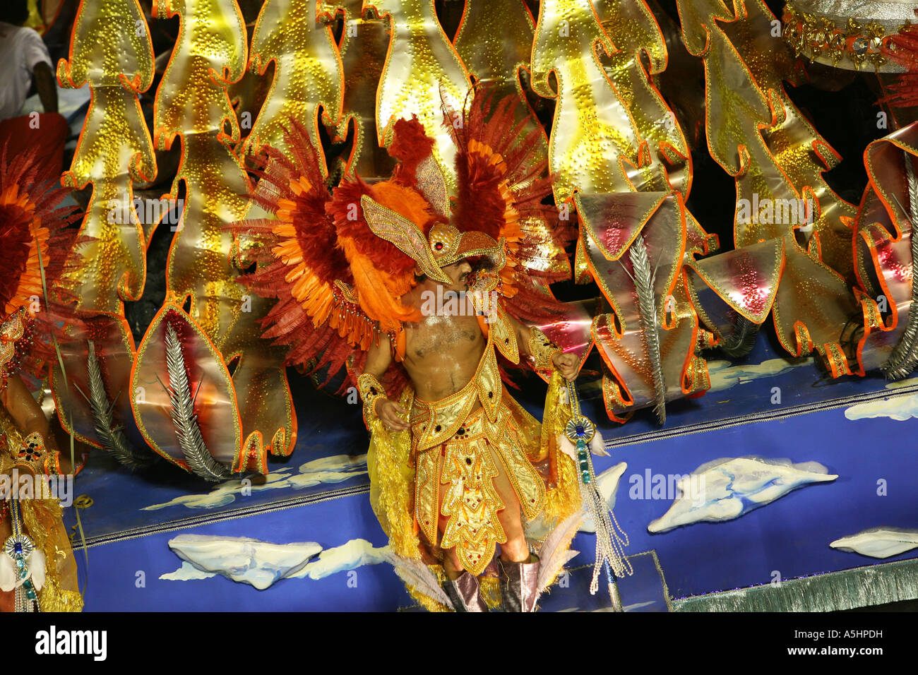 Floats and samba dancers in amazing costumes, in the Rio de Janeiro ...