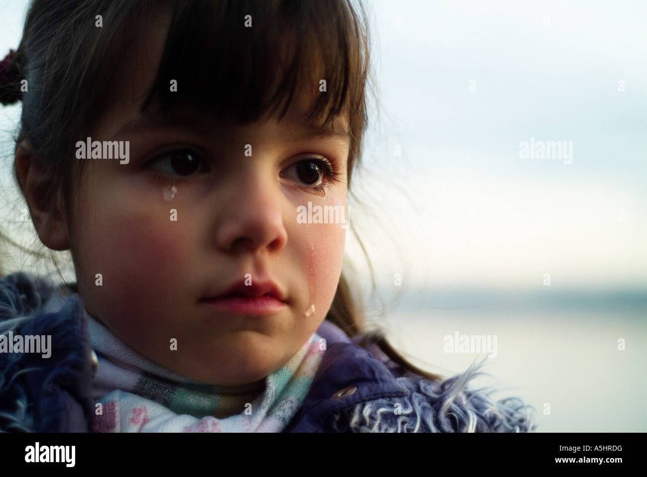 Child cry alone moody hi-res stock photography and images - Alamy
