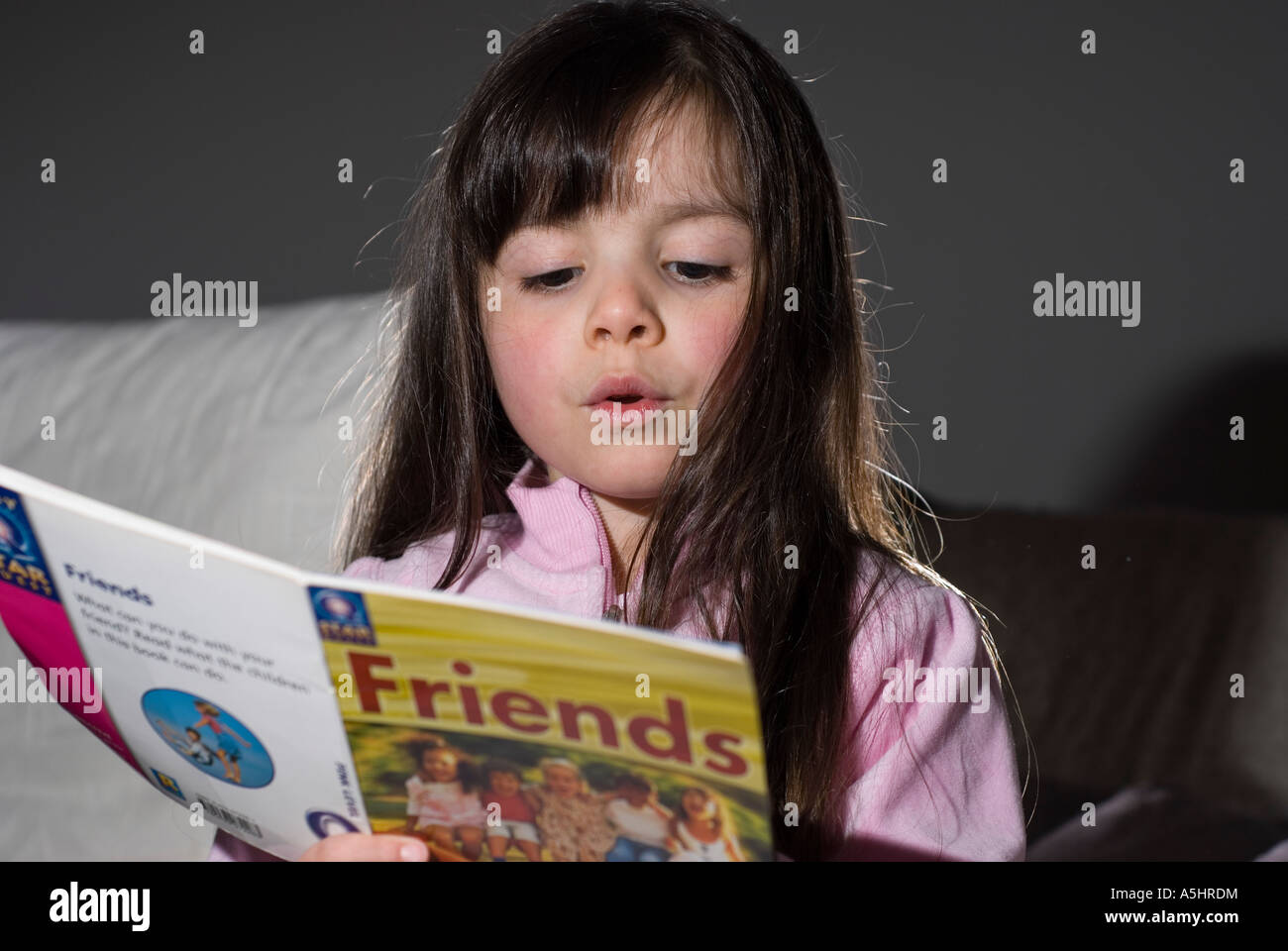 child reading book Stock Photo - Alamy