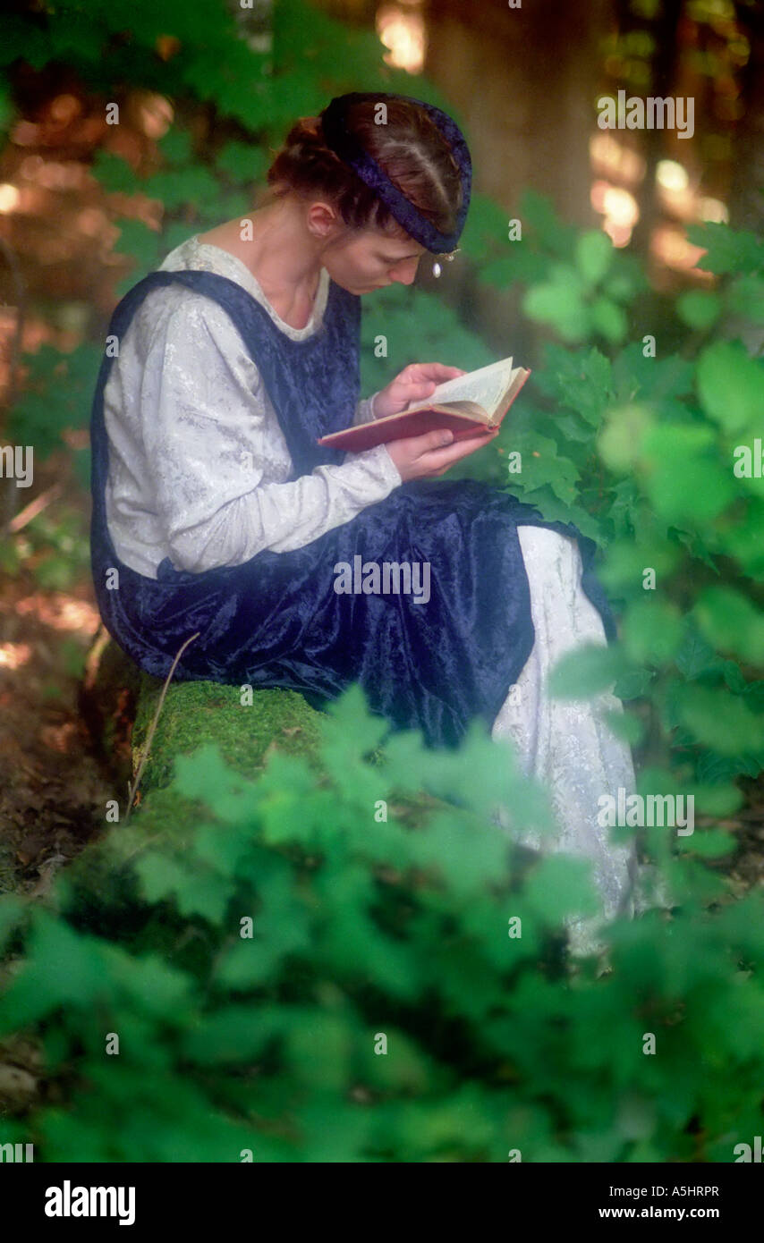 Medieval book reading hi-res stock photography and images - Alamy