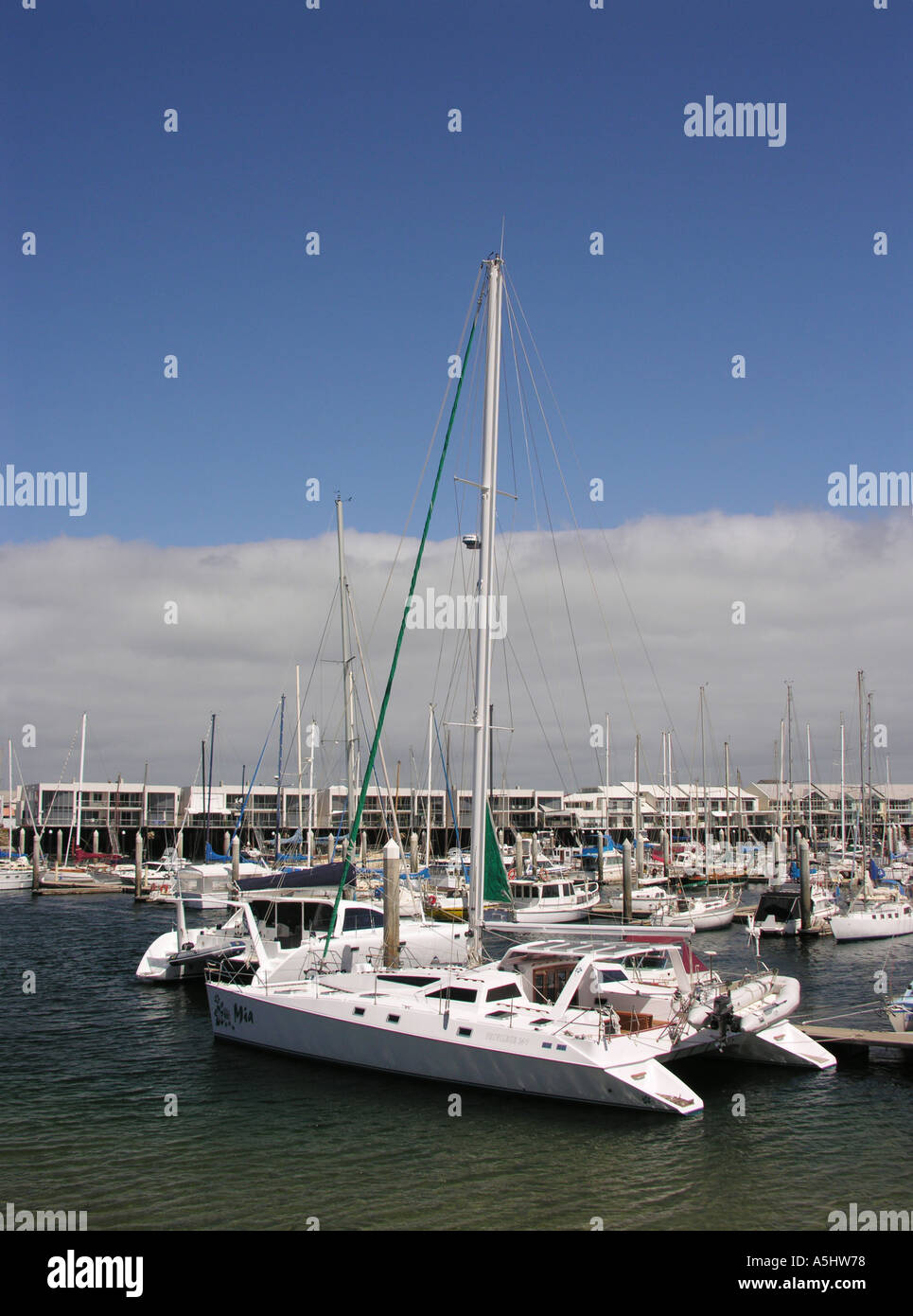 Adelaide south australia white clouds hi-res stock photography and ...
