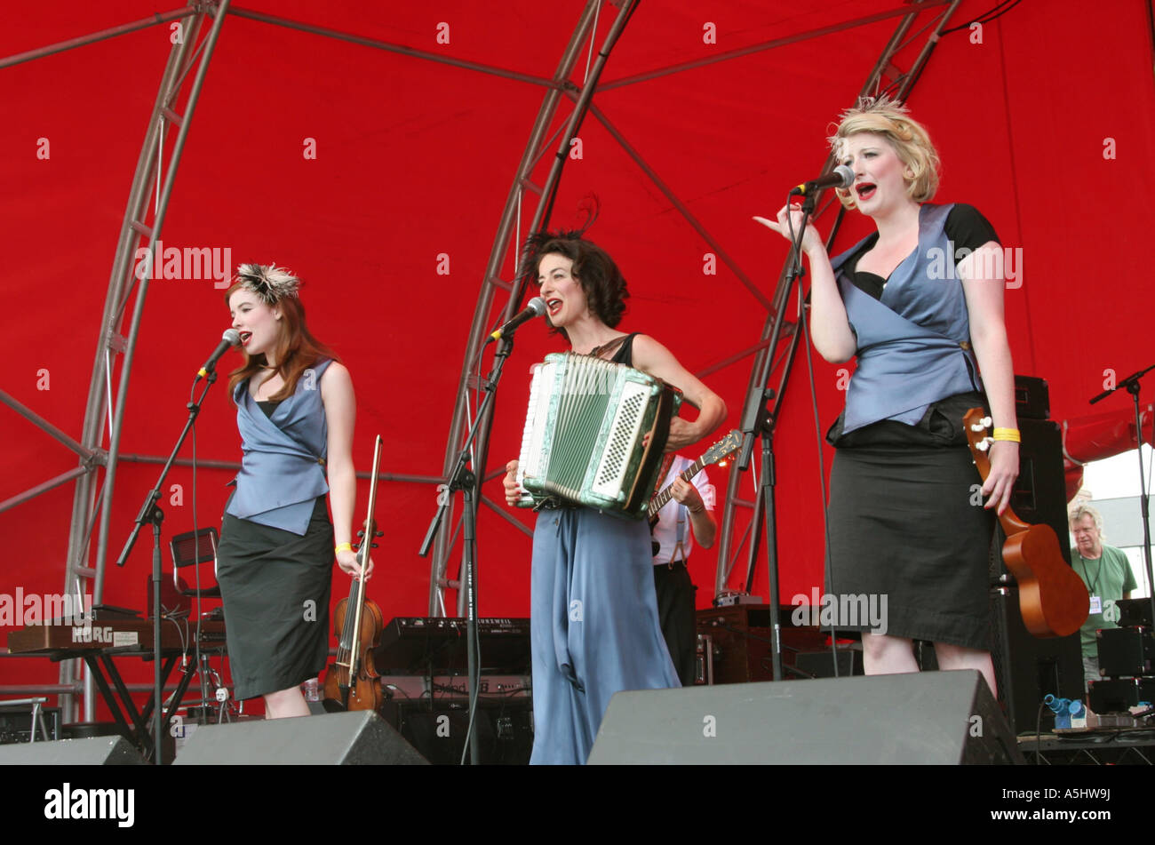 Puppini sisters hi-res stock photography and images - Alamy