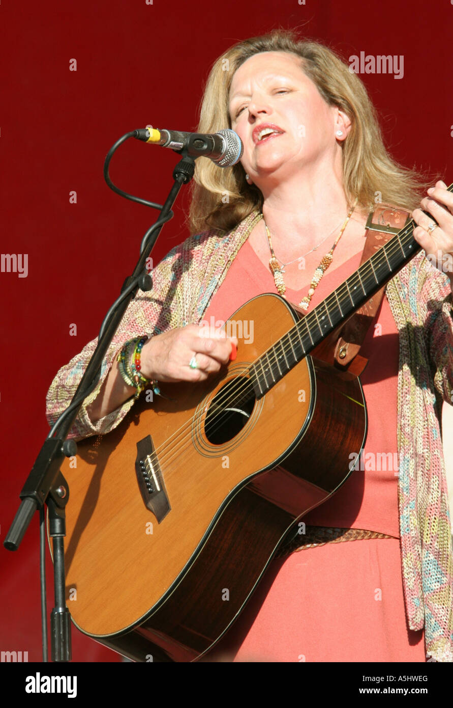 Barbara Dickson in Concert Swansea Wales GB UK 2006 Stock Photo - Alamy