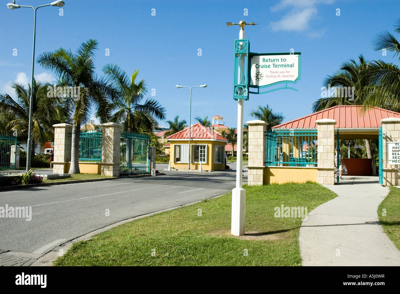 Bus Stop outside the Cruise Terminal, St Maarten Stock Photo - Alamy