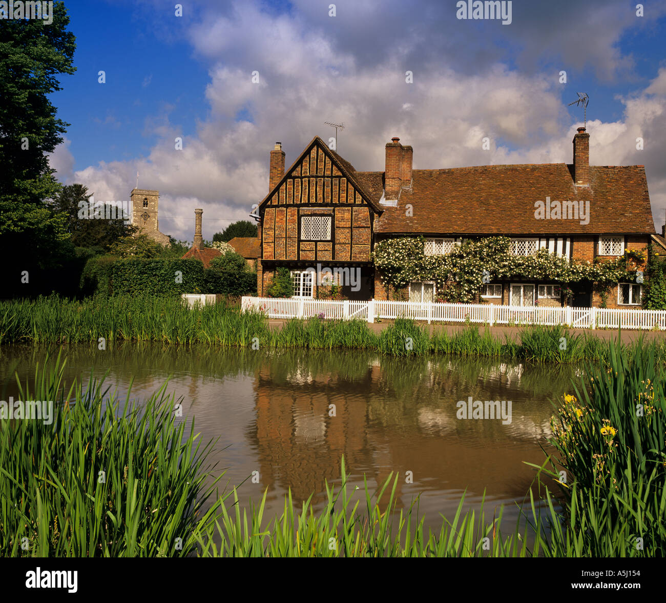 Aldbury Village Pond High Resolution Stock Photography and Images - Alamy