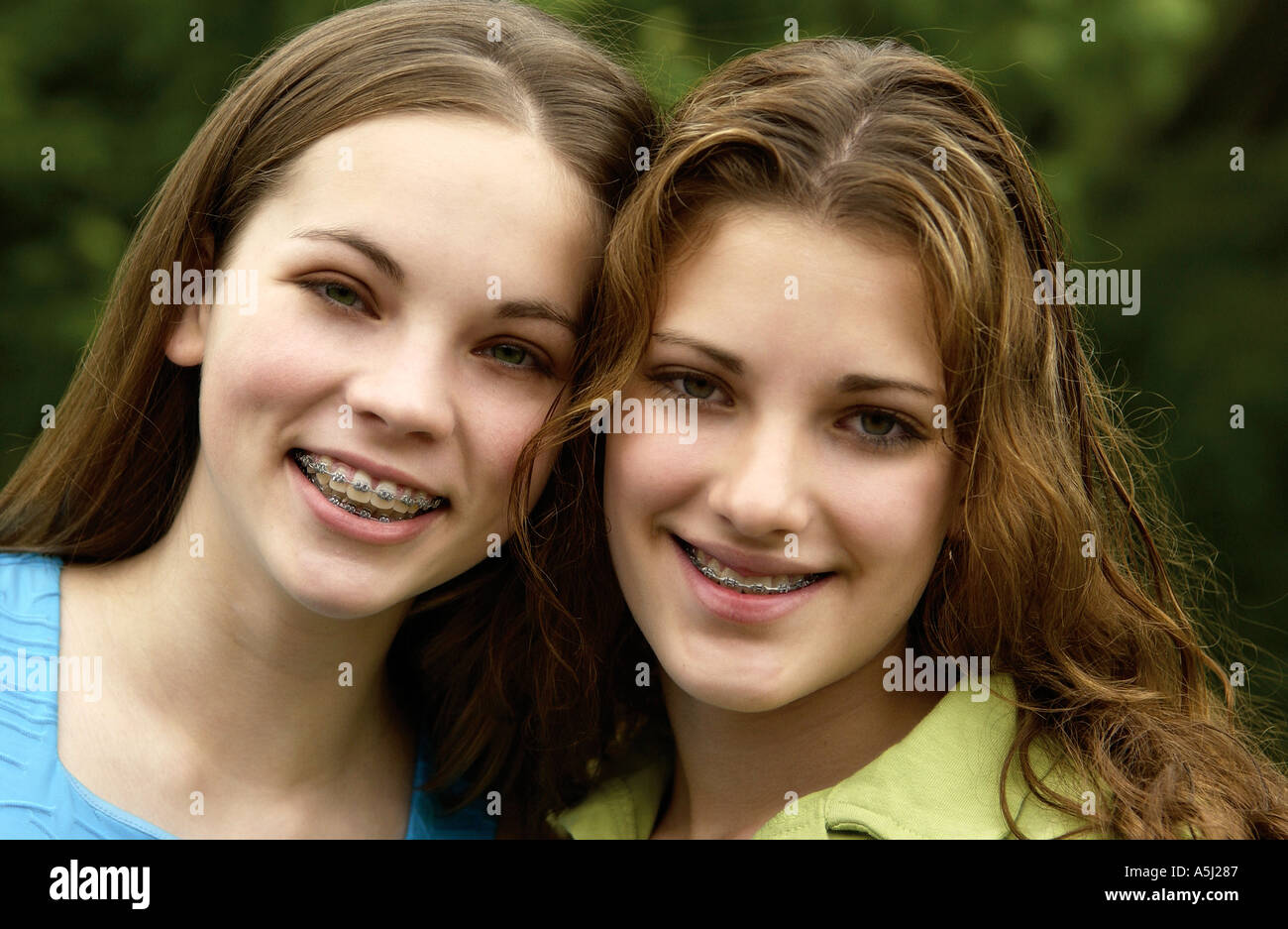 Portrait of two teen girls Stock Photo - Alamy