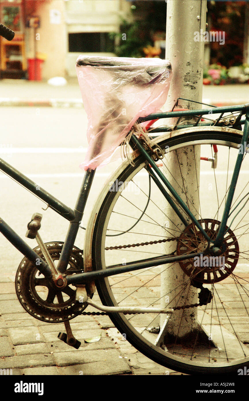 Dismantled bicycle hi-res stock photography and images - Alamy