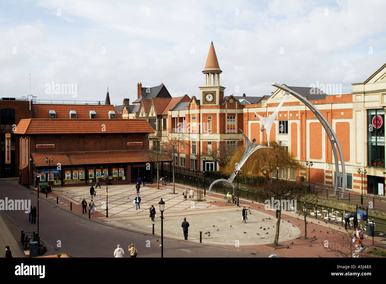 City Square, Lincoln, Pigeon Square.Landscape Stock Photo - Alamy