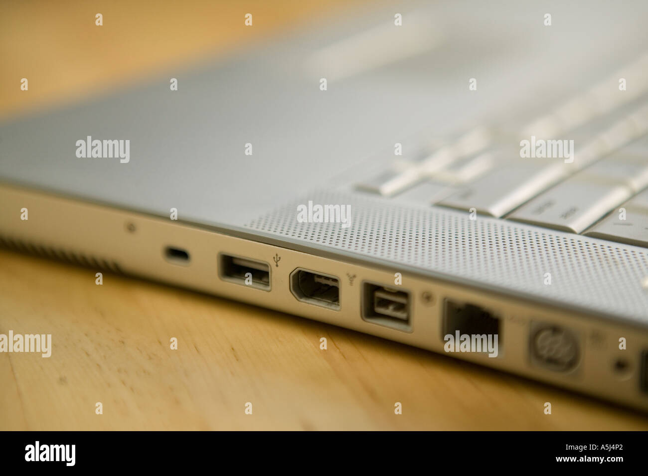 Side view of a typewriter hi-res stock photography and images - Alamy