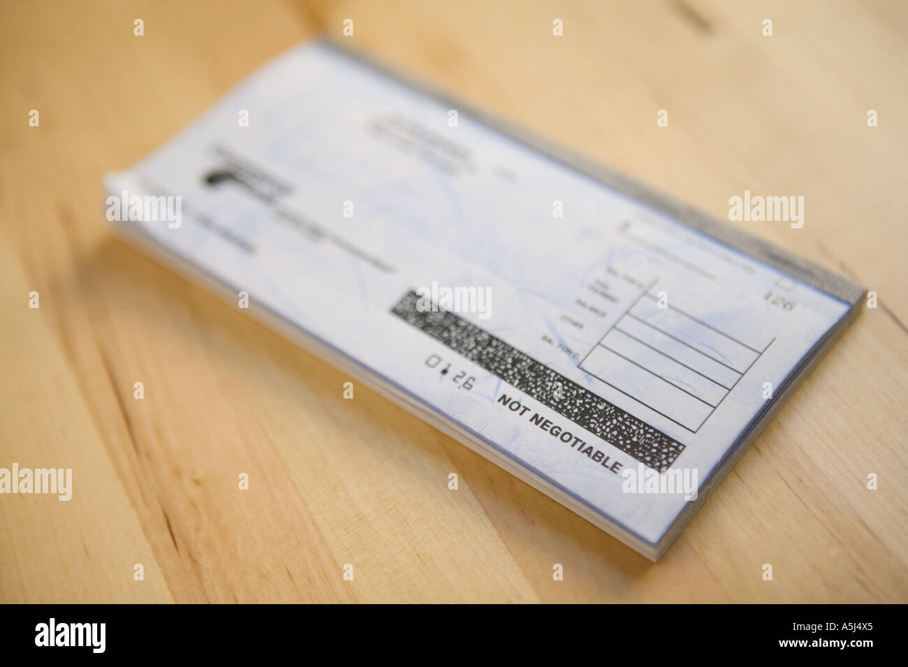 Checkbook hi-res stock photography and images - Alamy