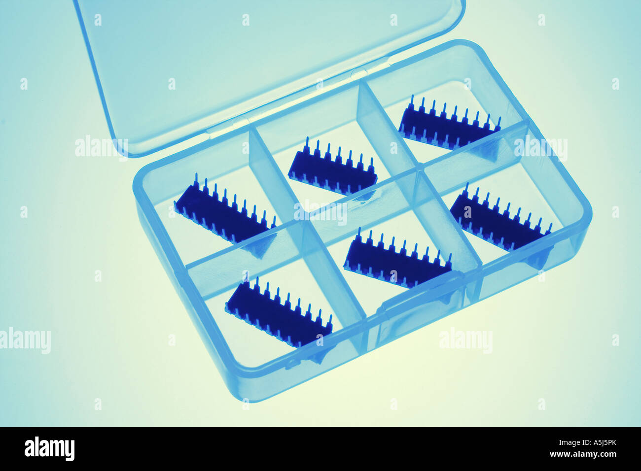 Mircrochips hi-res stock photography and images - Alamy