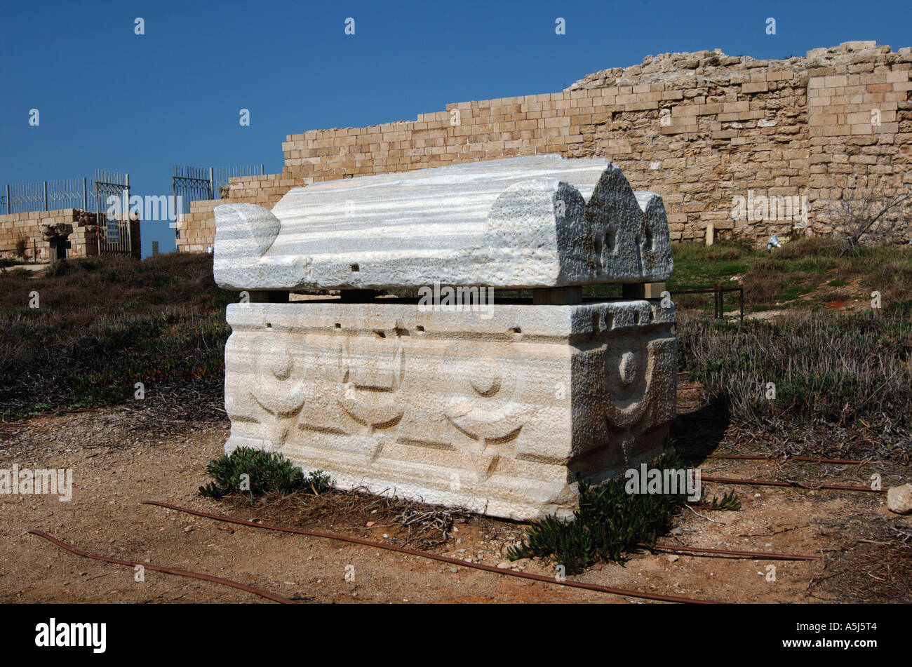 Stone casket hi-res stock photography and images - Alamy