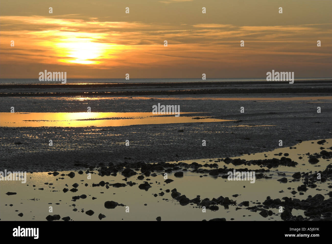 Sunset over Goring beach, West Sussex Stock Photo - Alamy