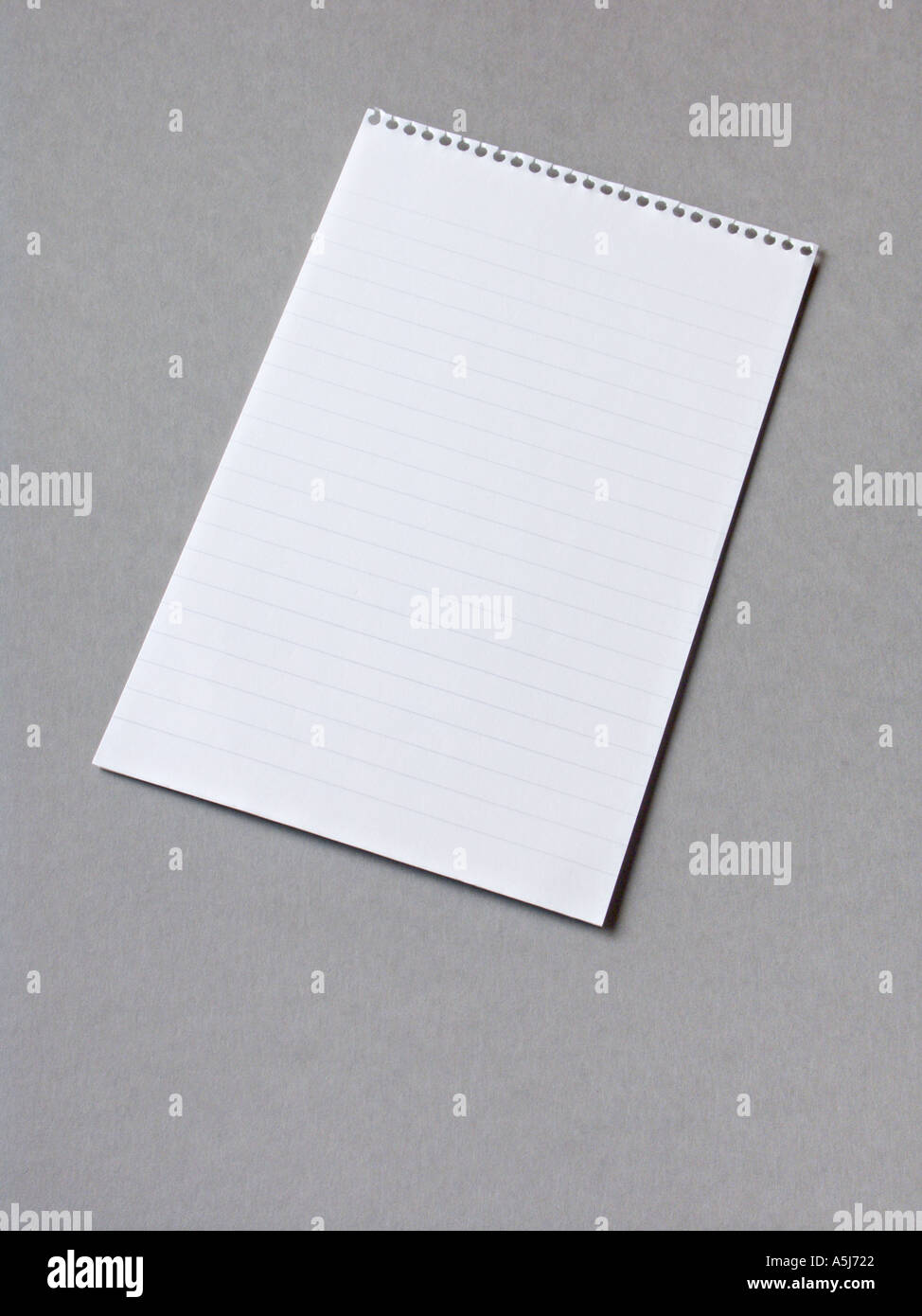 Torn page from notepad hi-res stock photography and images - Alamy