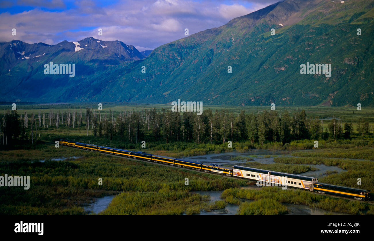 Wilderness express train hi-res stock photography and images - Alamy