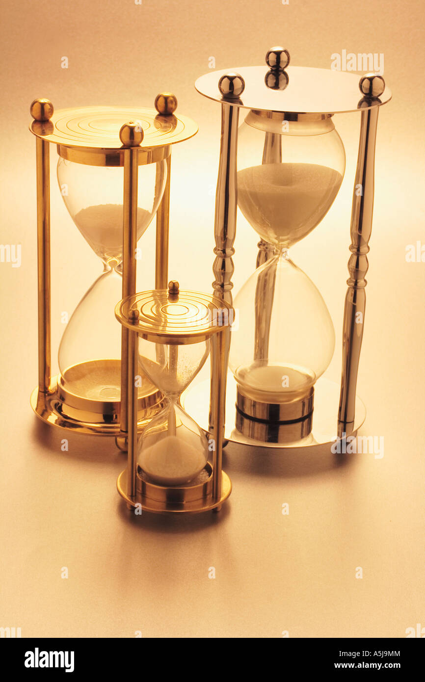 Hourglasses still hi-res stock photography and images - Alamy