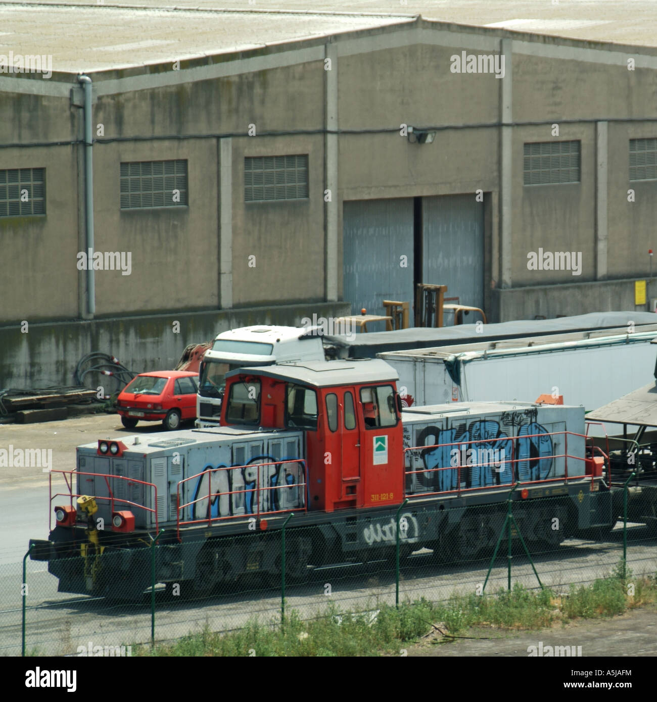 Tarragona port installations with Spanish diesel shunting freight ...