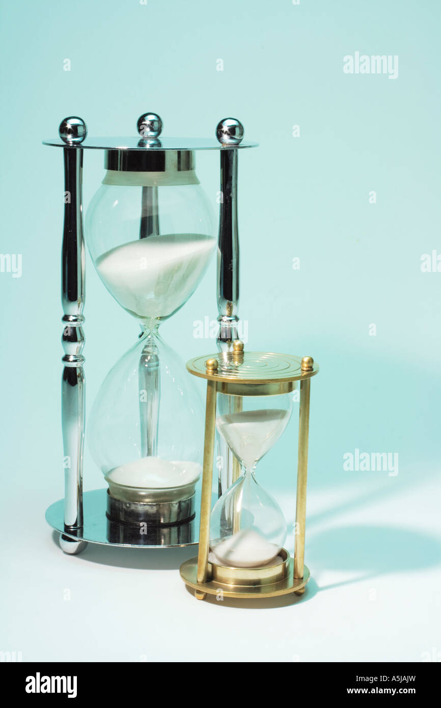 Hourglasses hi-res stock photography and images - Alamy