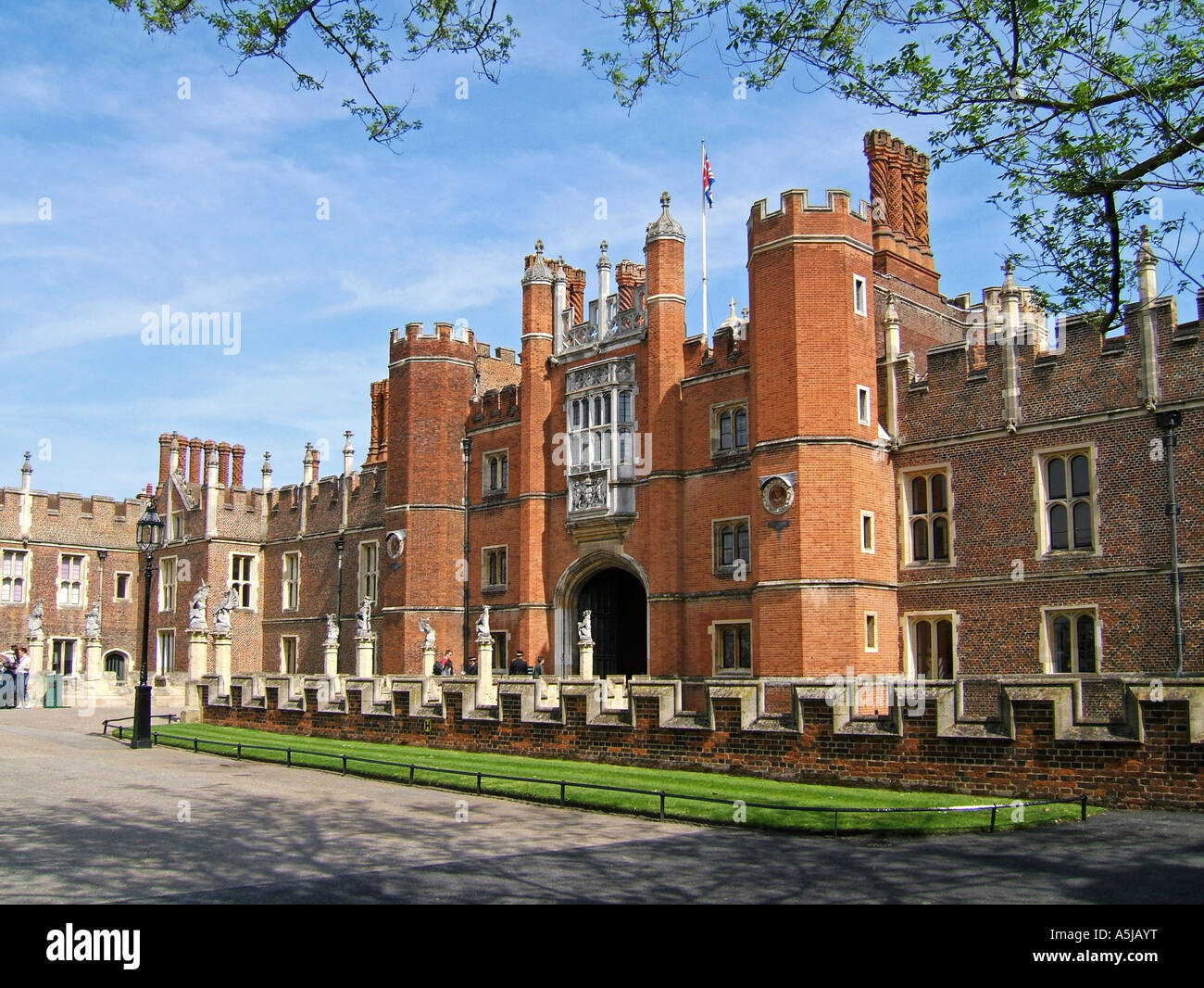 Royal visit to surrey hi-res stock photography and images - Alamy