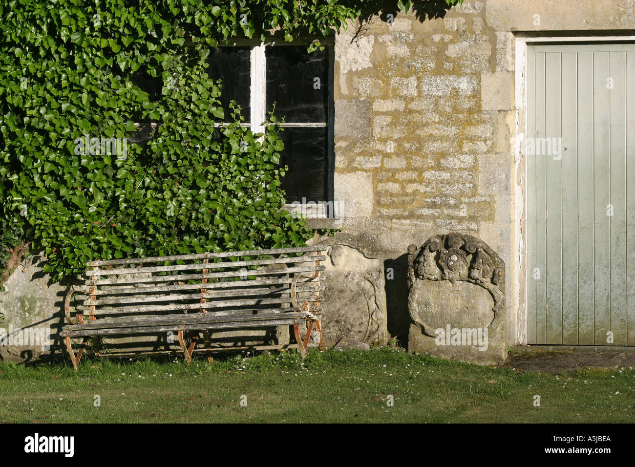 Stacked tombs hi-res stock photography and images - Alamy