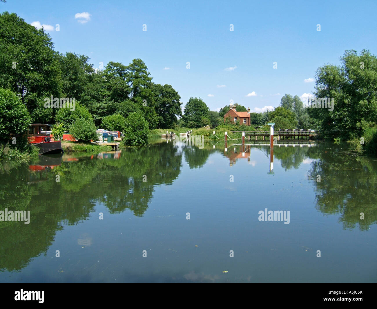 The Wey Navigations, Walsham Lock, Surrey, England, UK Stock Photo - Alamy