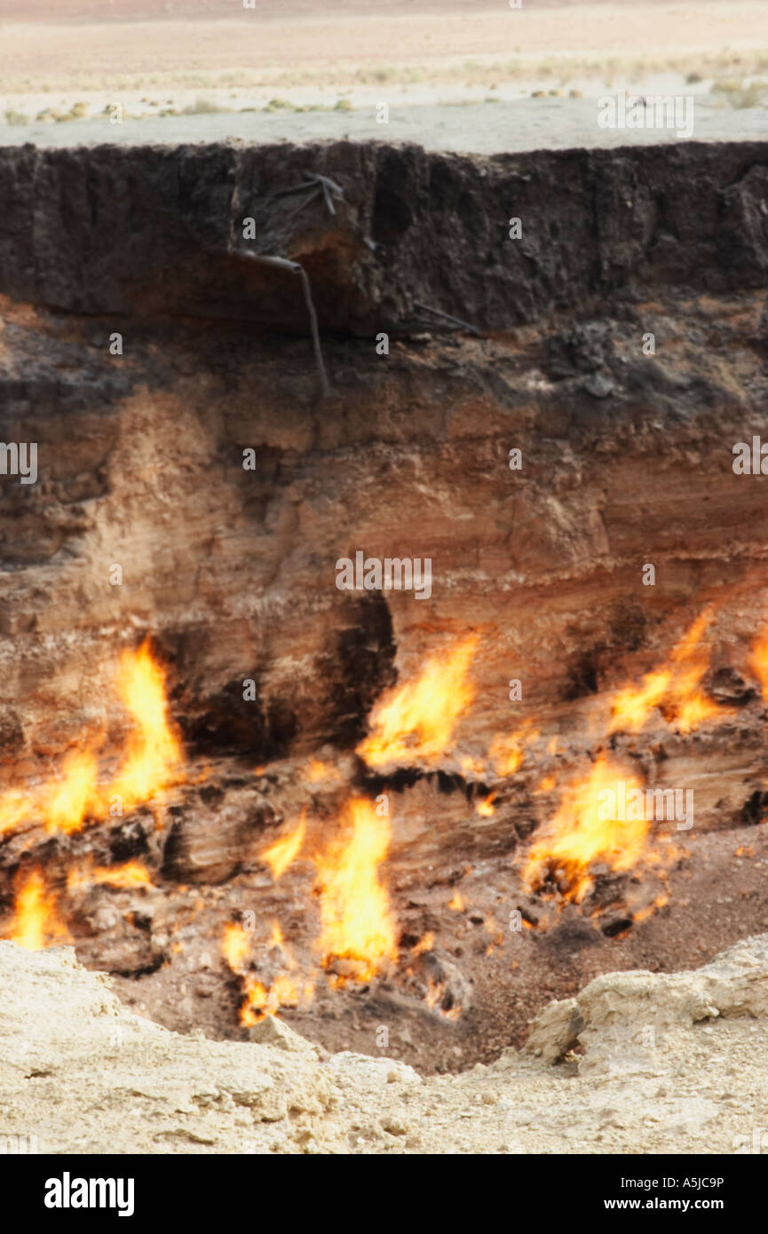 Gas crater burning hi-res stock photography and images - Alamy