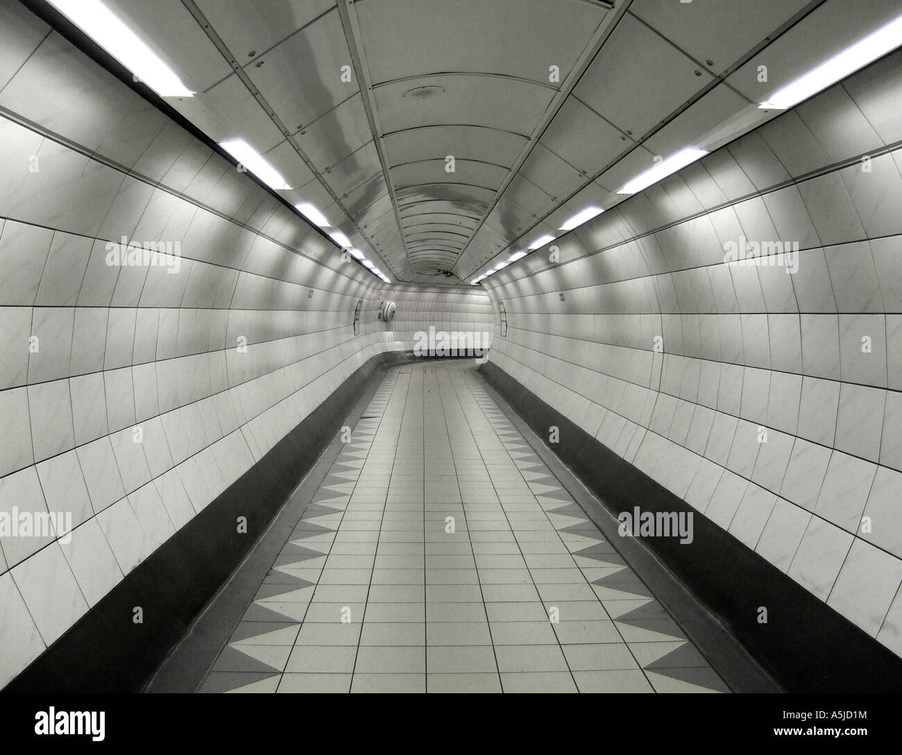 London tube tunnel hi-res stock photography and images - Alamy