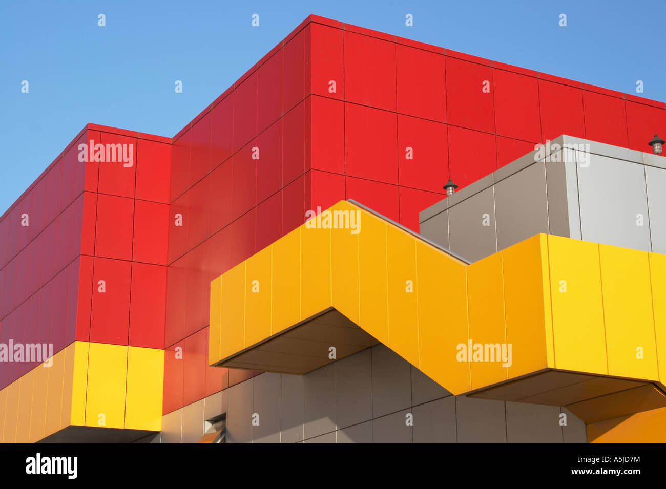 Cube shaped structure hi-res stock photography and images - Alamy