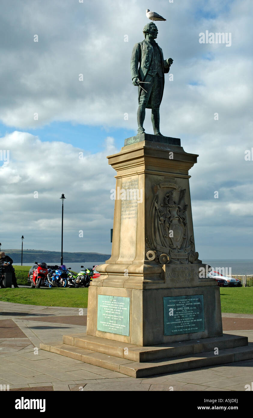 Captain Cook Monument at Whitby North Yorkshire Stock Photo - Alamy