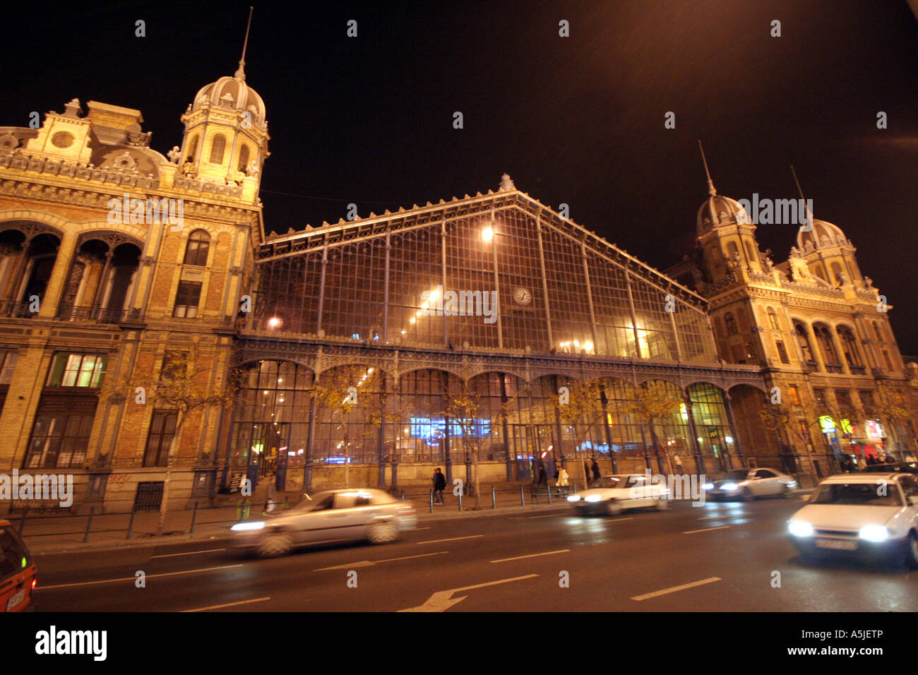 Budapest Nyugati Station Stock Photo - Alamy
