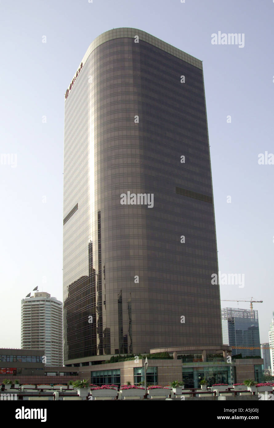 Modern office blocks hi-res stock photography and images - Alamy