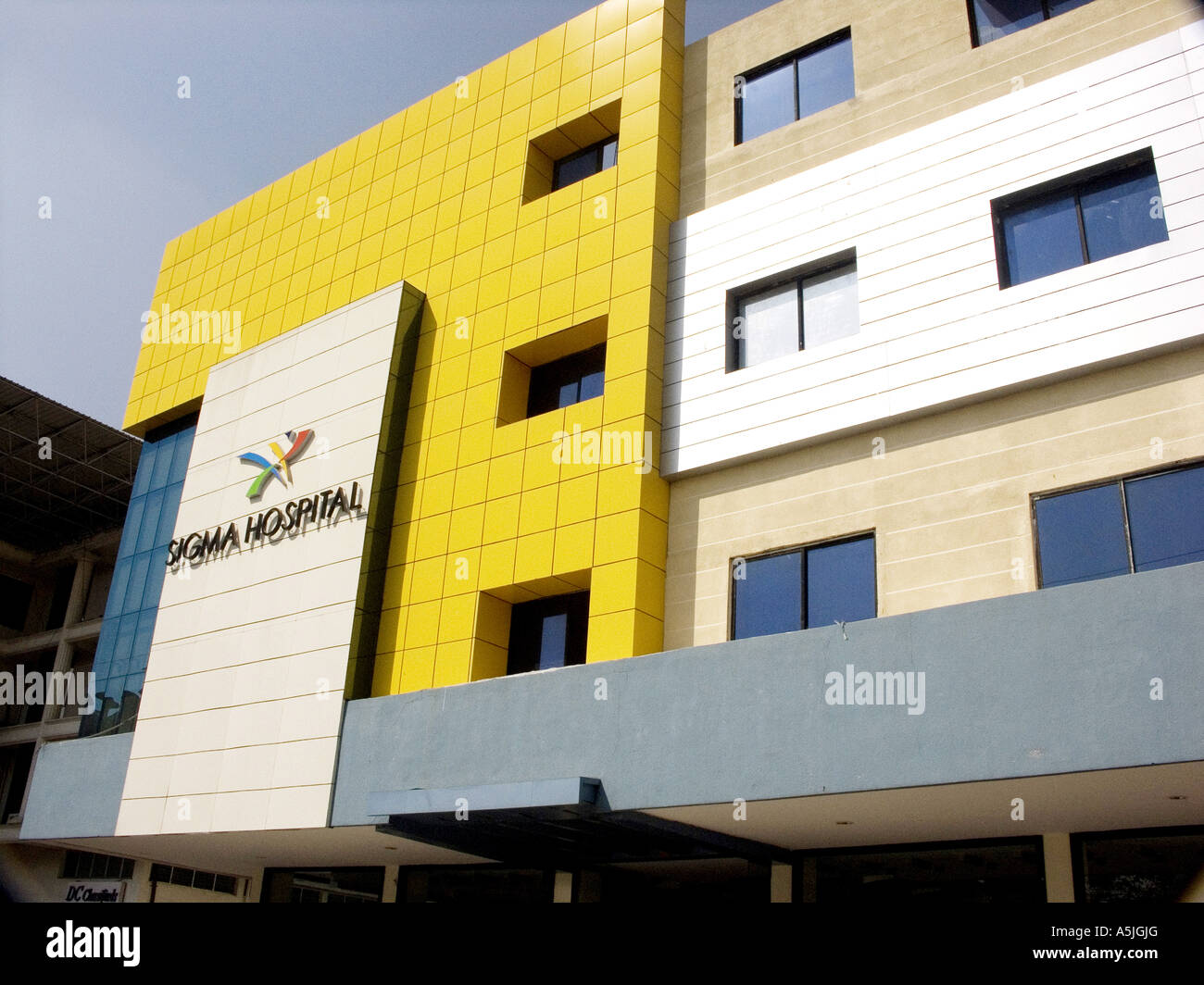 Hospital Building High Resolution Stock Photography and Images - Alamy