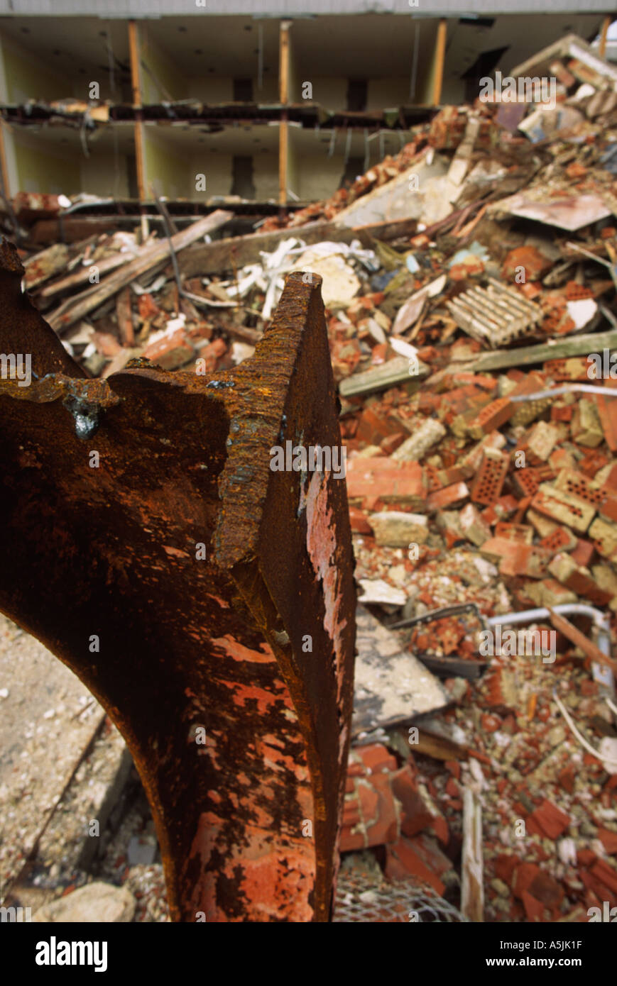 Twisted concrete column hi-res stock photography and images - Alamy