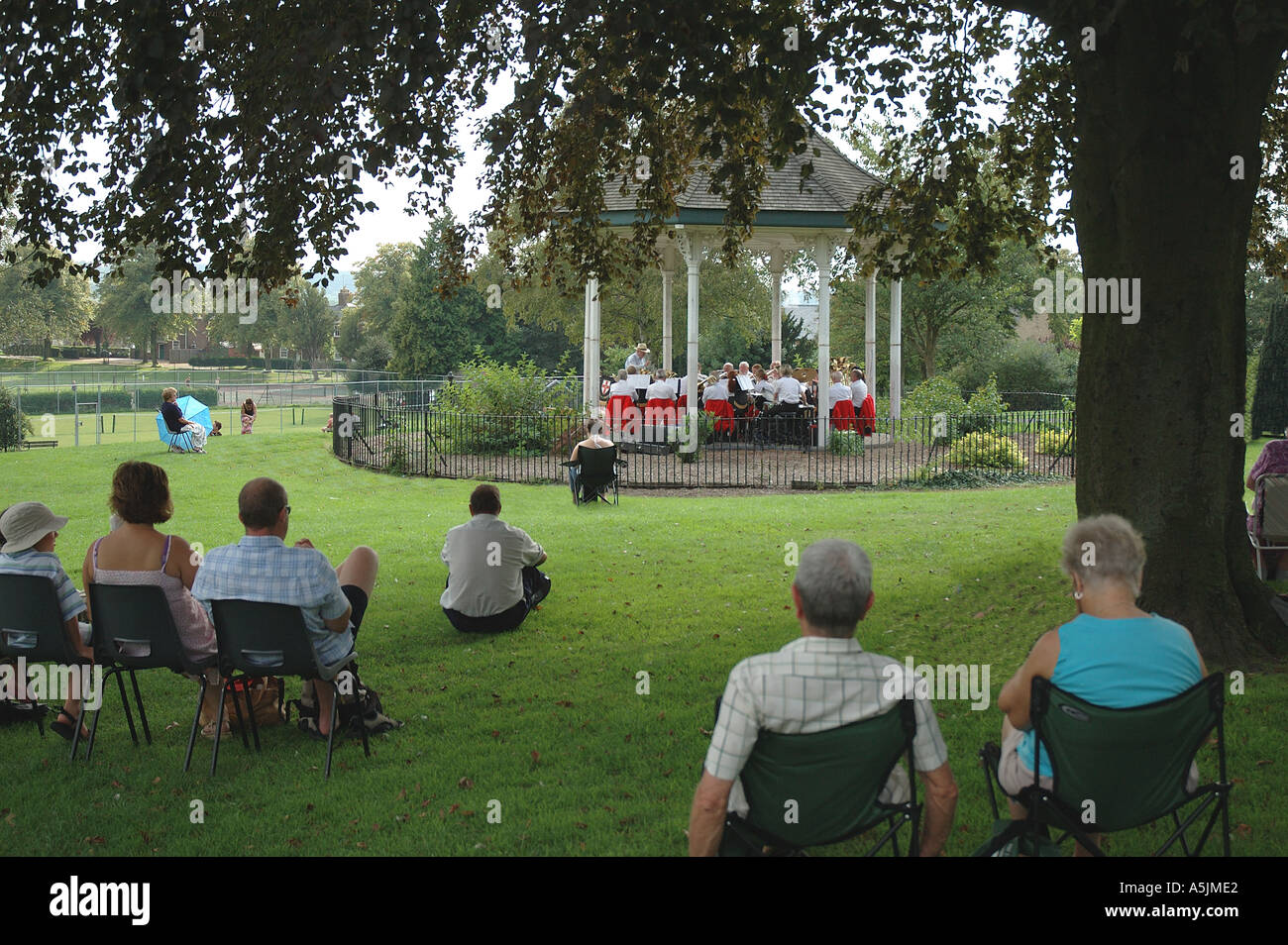 TRADITIONAL ENGLISH TOWN BANDSTAND Stock Photo - Alamy