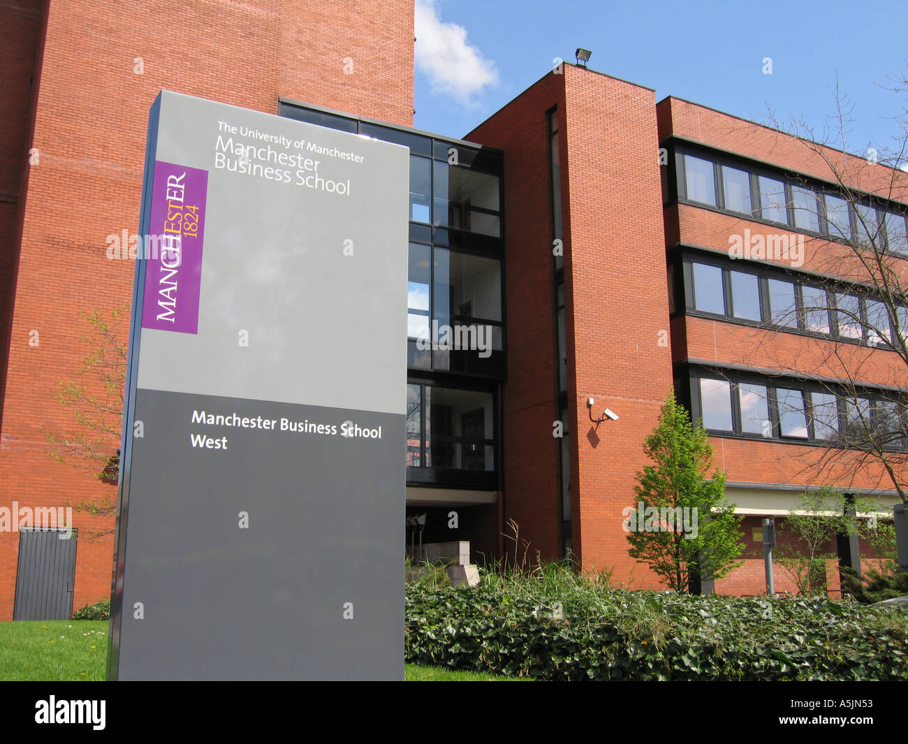 Mba international school of management hi-res stock photography and ...