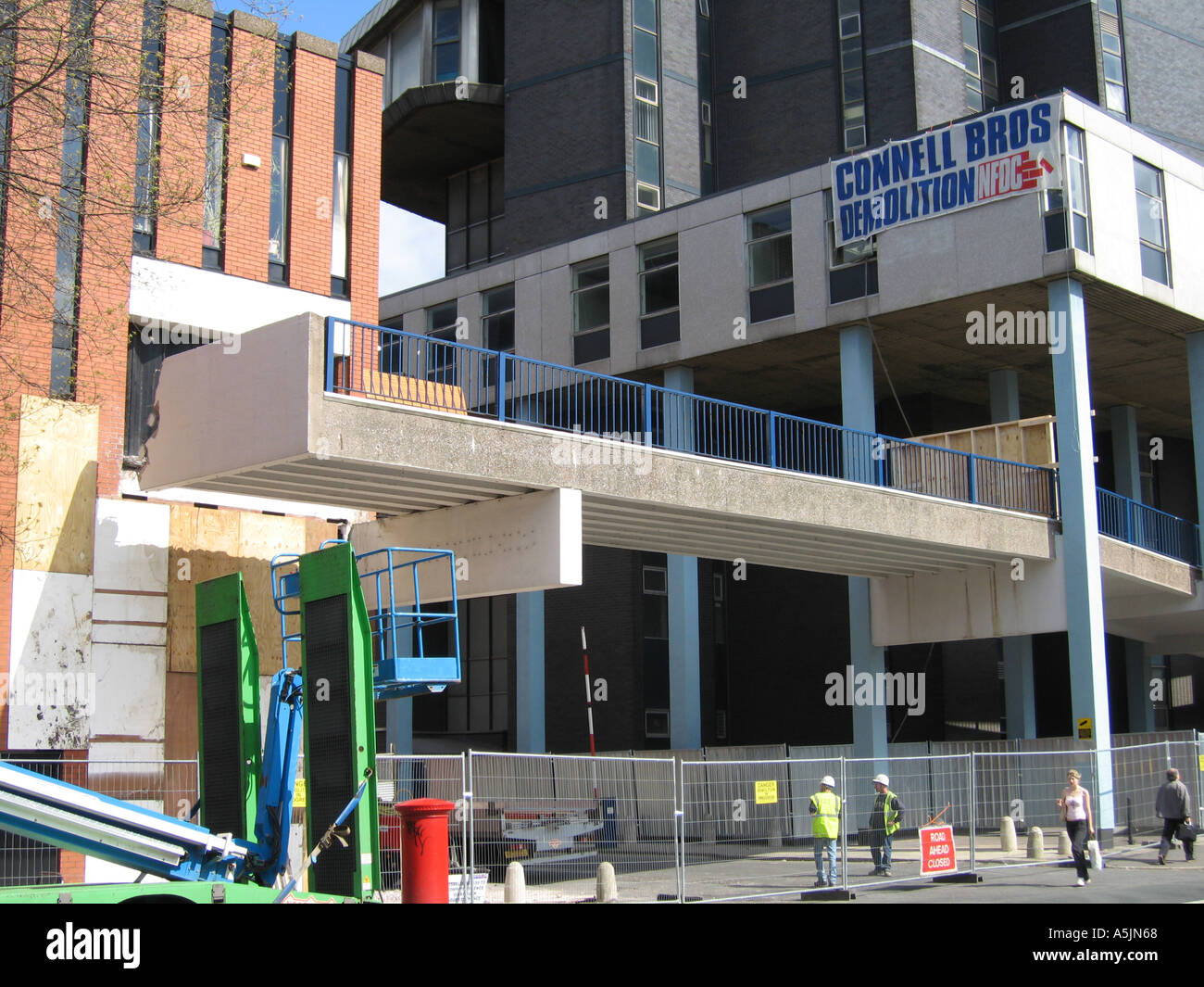 Manchester university kilburn building hi-res stock photography and ...