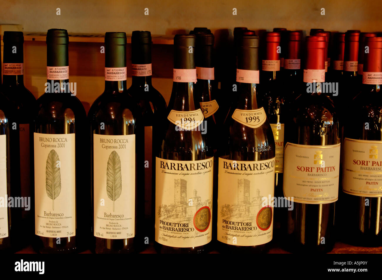 Vine wine shop enotek Stock Photo - Alamy