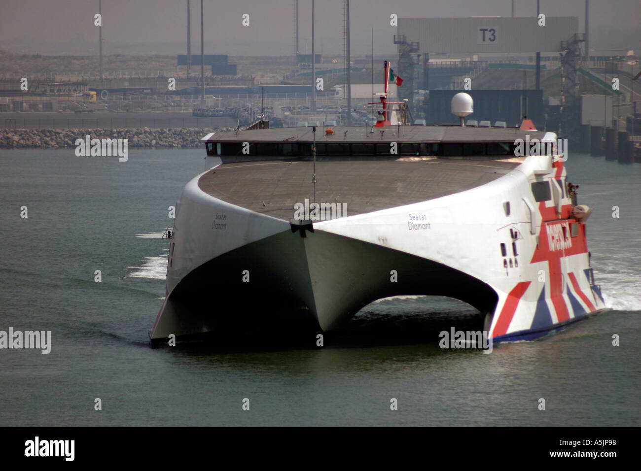 Hoverspeed Sea Cat Leaving Calais Harbour Stock Photo - Alamy