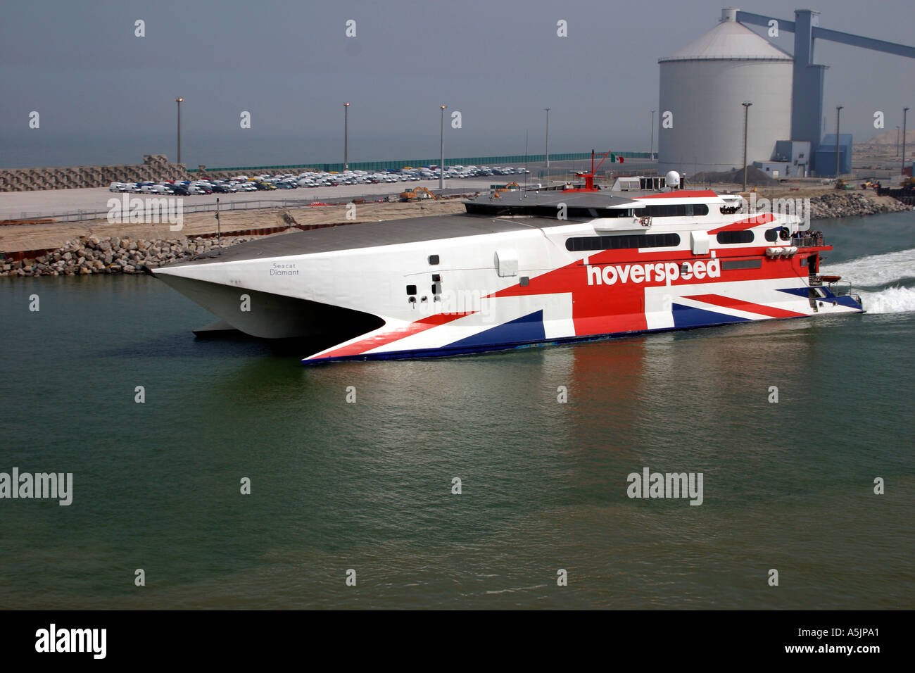 Hoverspeed Sea Cat Leaving Calais Harbour Stock Photo - Alamy