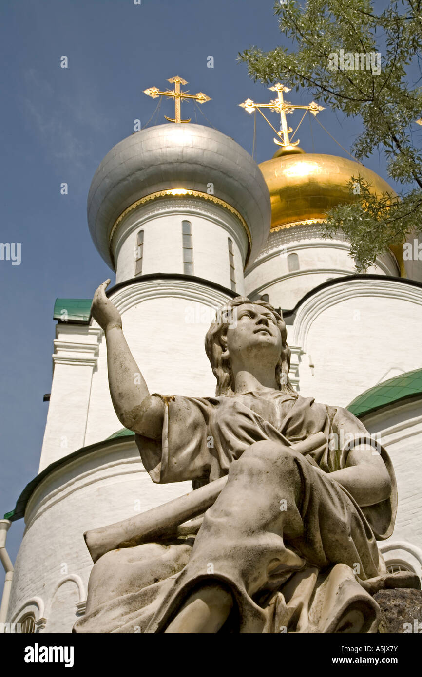New Maidens Monastery, Angel statue of a tomb in front of the Smolensk ...