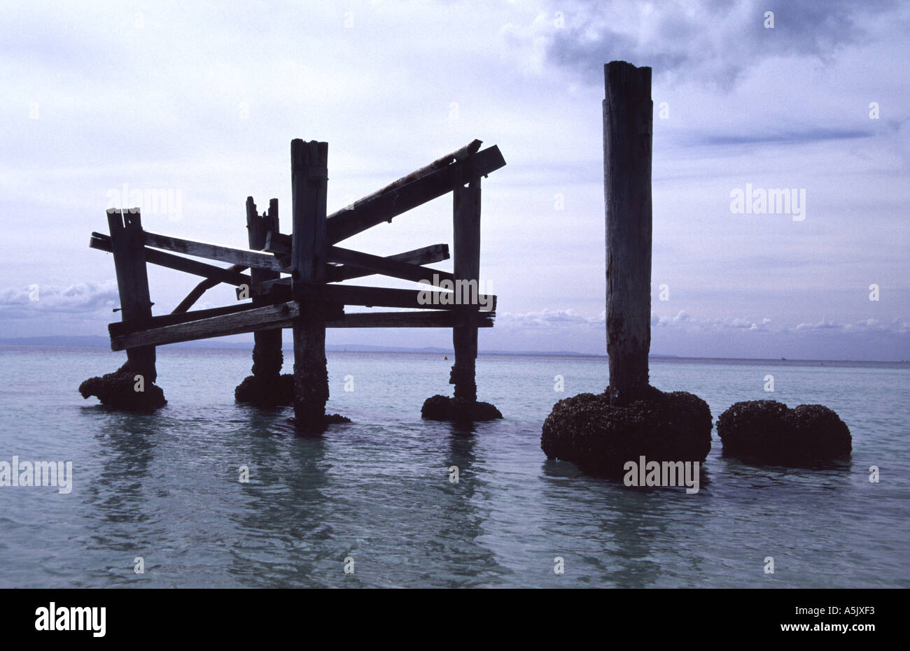 Rotten pontoon hi-res stock photography and images - Alamy